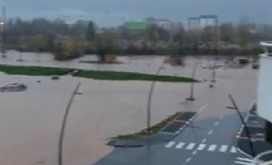 Sve poplavilo, vatrogasci evakuišu građane iz staračkog doma, ugrožene ...