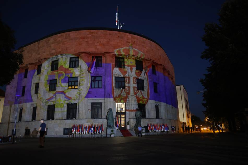 Palata Republike u bojama zastava Srpske i Srbije (FOTO) - Prijedor24H
